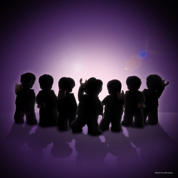 BTS 레고 나온다!···레고 SNS 통해 실루엣 공개